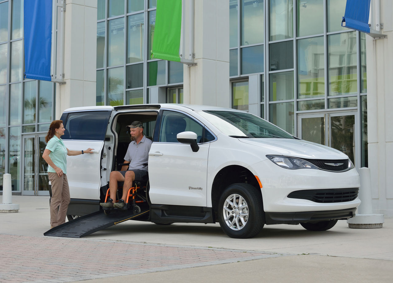 Chrysler Voyager Commercial Wheelchair Van | BraunAbility