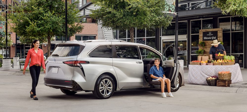 Turny Evo Swivel Car Seat | BraunAbility