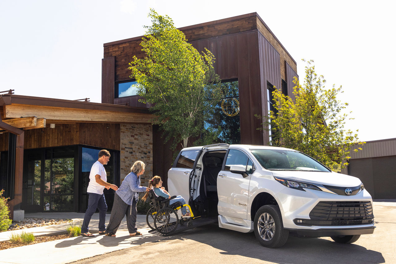Toyota Sienna Hybrid Wheelchair Van | BraunAbility